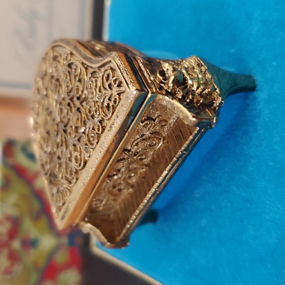 Avon | Art | Vintage Collectible Avon Gold Grand Piano Trinket Box ...